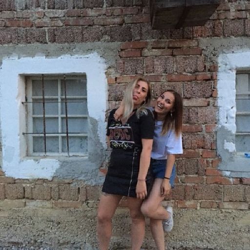 Julia & Laura — YouPic