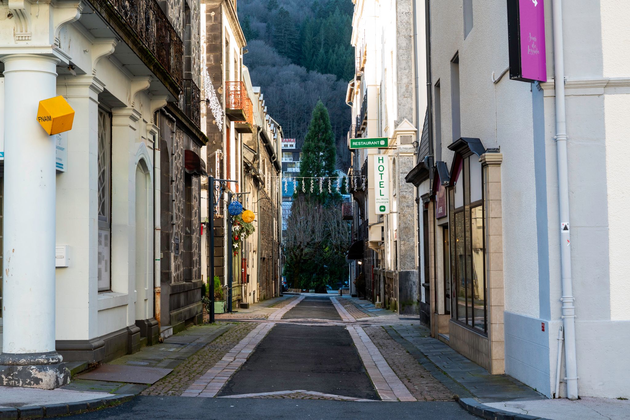 Rue du Docteur Perpère by Philippe Manceau — YouPic