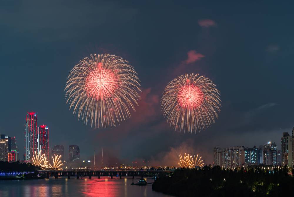 2025 Seoul International Fireworks Festival(Korea) by Bae Myung Gyu on ...
