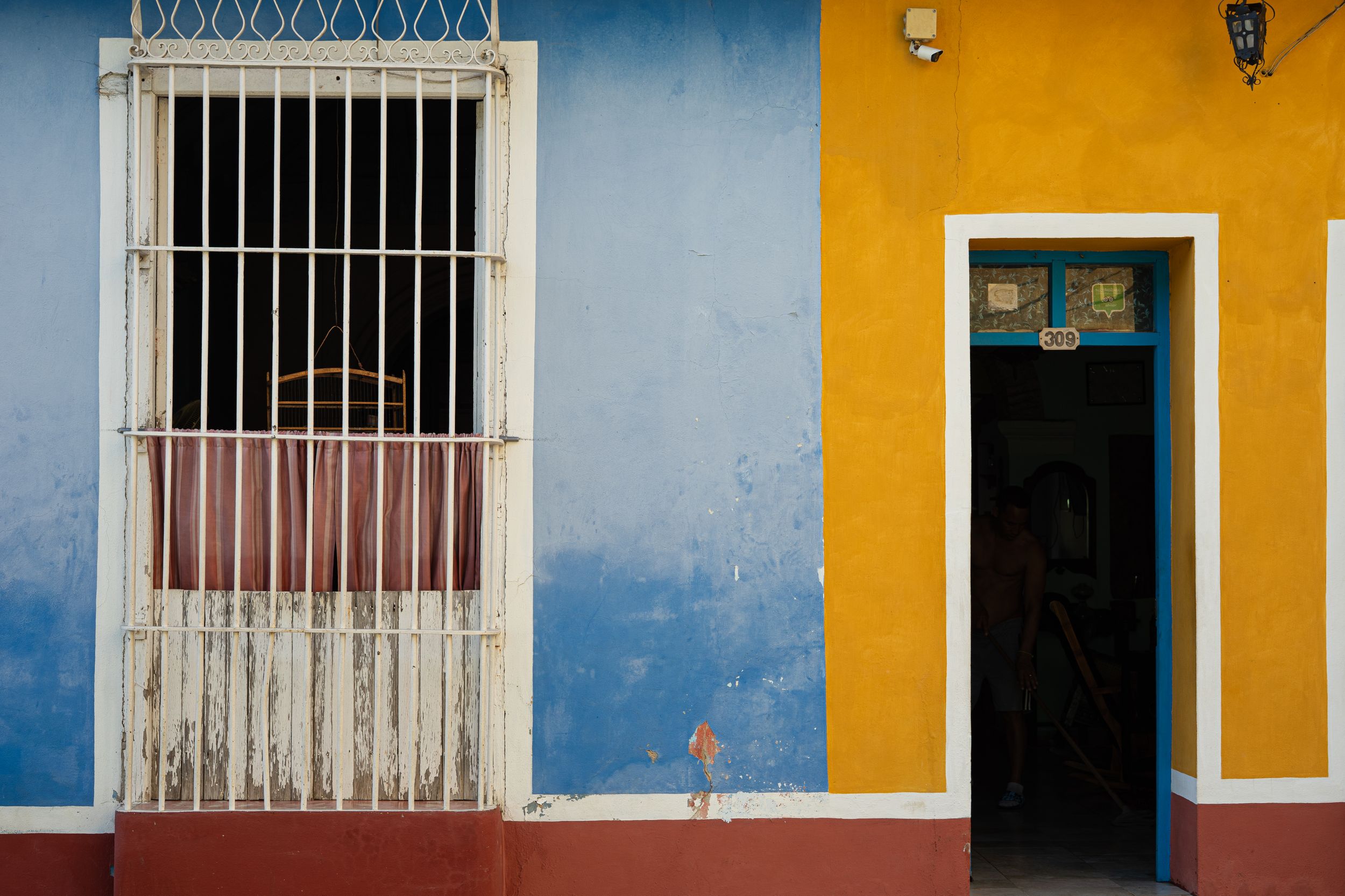 Colors in Trinidad by aviewphoto - on YouPic
